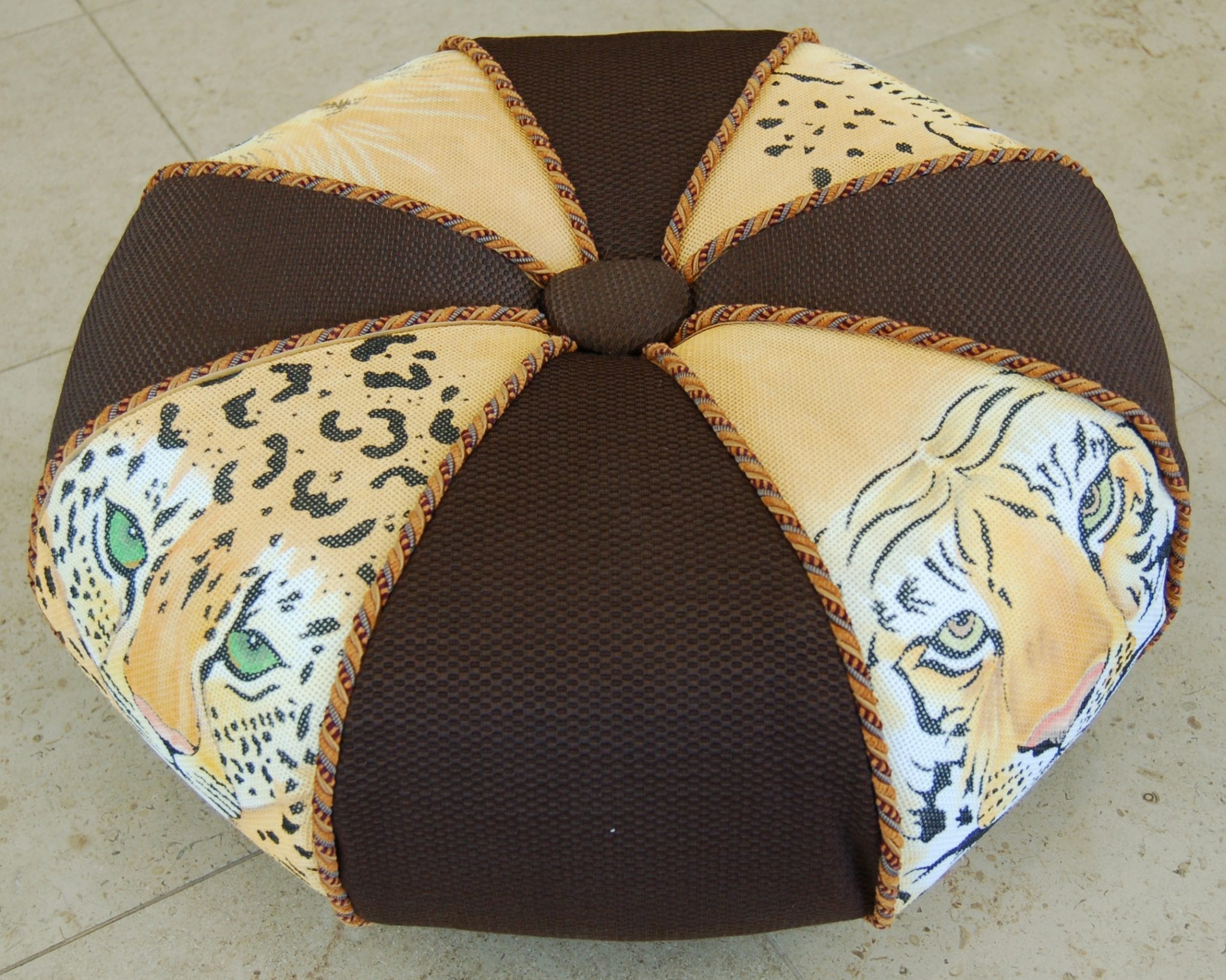 Safari Cats Tuffet - Fleur de Paris